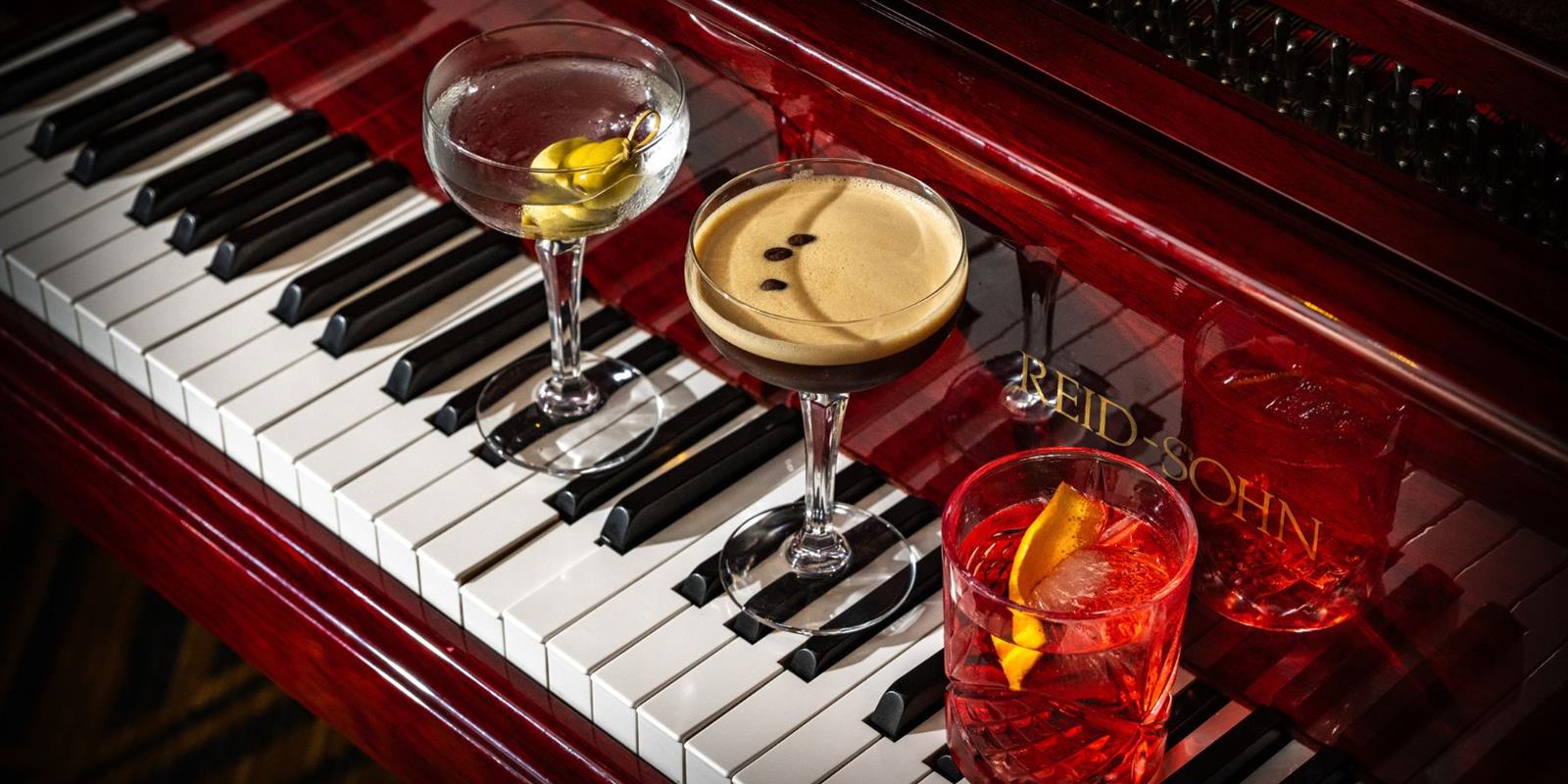 Atrium Bar & Restaurant | President Hotel