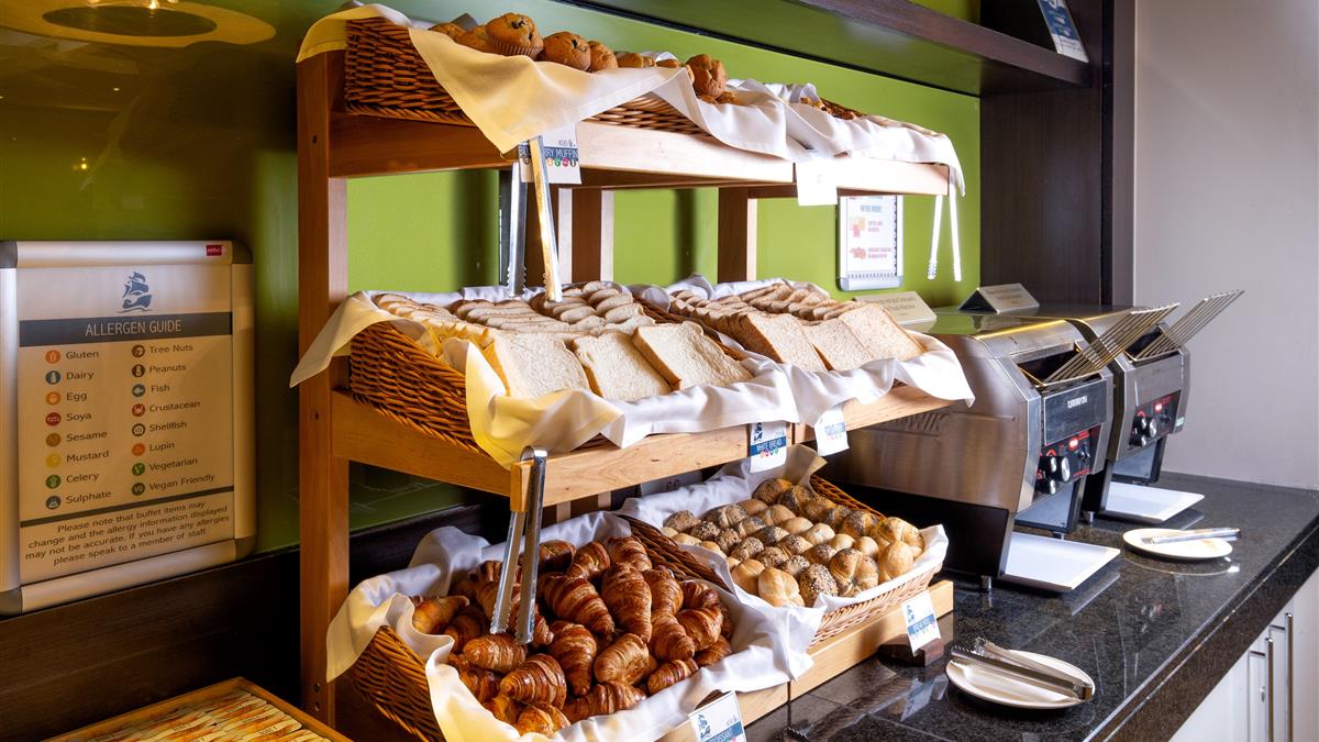 Explore President Hotel’s Photos: Central London Charm