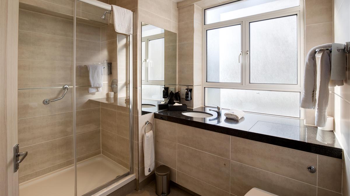 Explore President Hotel’s Photos: Central London Charm